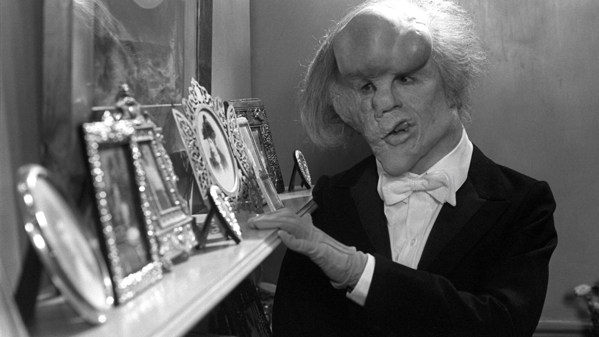 “The Elephant Man”: O clássico emocional que revolucionou o cinema ...