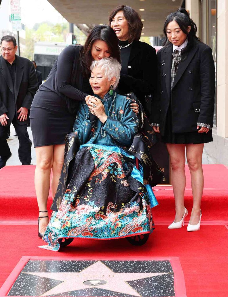 Lisa Lu Recebe Estrela no Passeio da Fama aos 98 Anos — Uma Lenda Viva ...